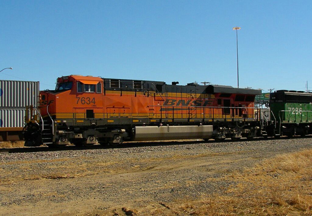 BNSF\7634